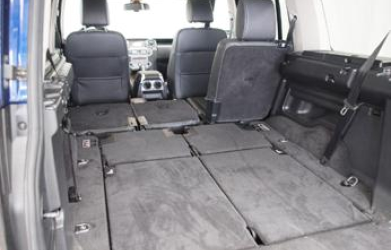 discovery 4 interior dimensions