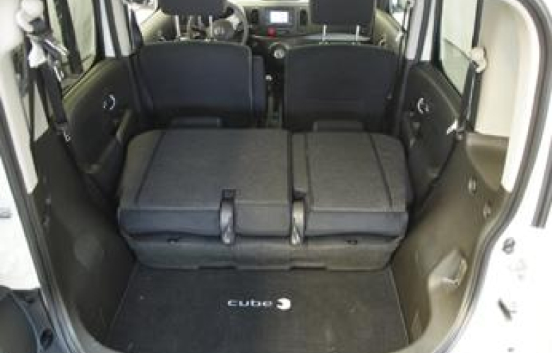 nissan cube boot