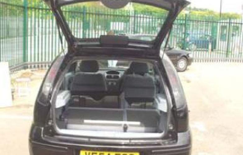 Vauxhall Corsa Design 1.4 3dr hatch | RiDC