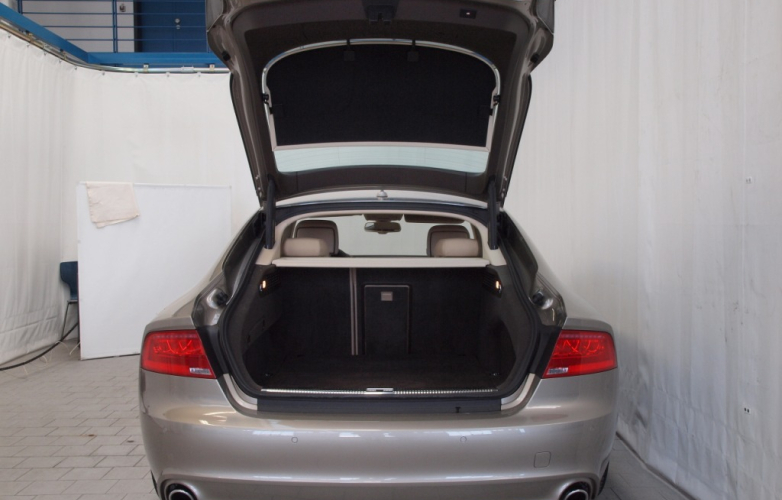 audi a7 boot