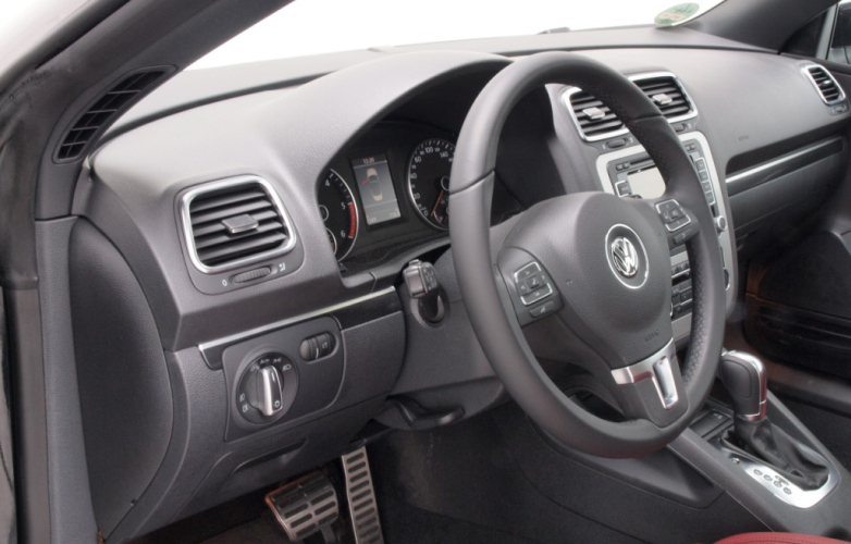 2011 eos interior