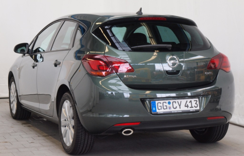 Vauxhall Astra Design Edition 2.0 CDTi StartStop 5dr hatch 2011 | RiDC