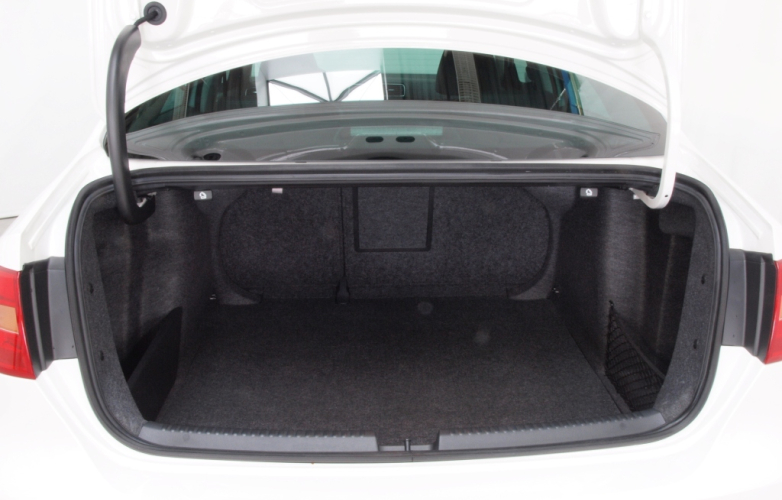 Volkswagen Jetta Comfortline 1.2 TSI BlueMotion 4dr saloon 2011 | RiDC