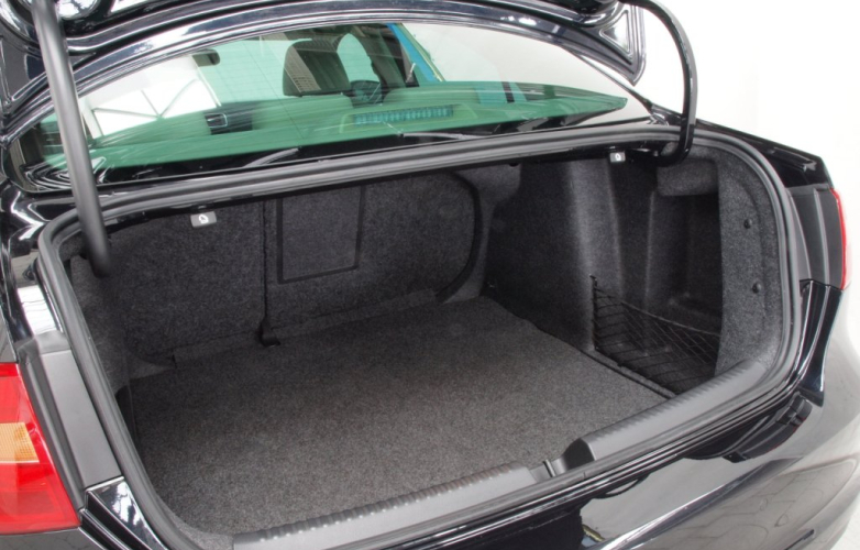 Volkswagen Jetta Comfortline 2.0 TDI DSG 4dr saloon 2011 | RiDC