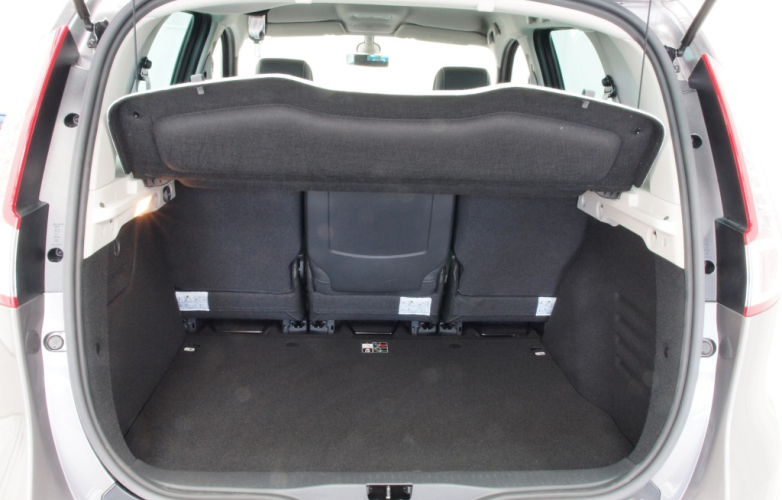 Renault Grand Scenic Luggage Capacity