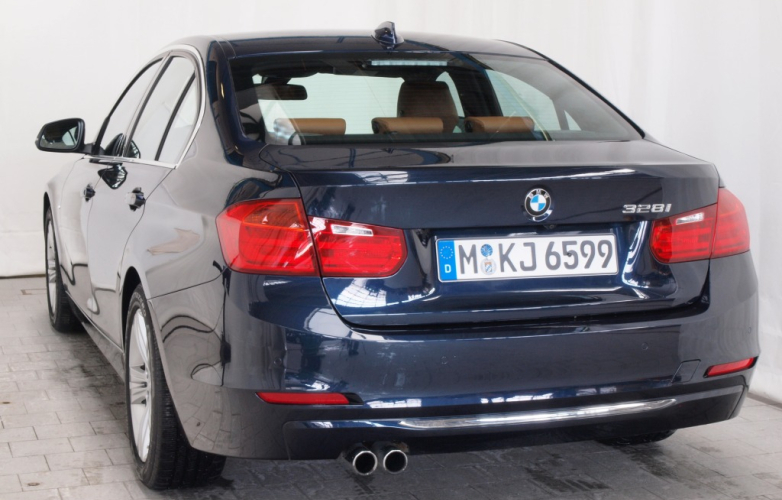 BMW 328i LuxuryLine 2.0i 4dr saloon 2012 | RiDC