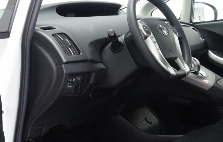 Toyota Prius 1.8 Hybrid 5dr hatch 2012 | RiDC