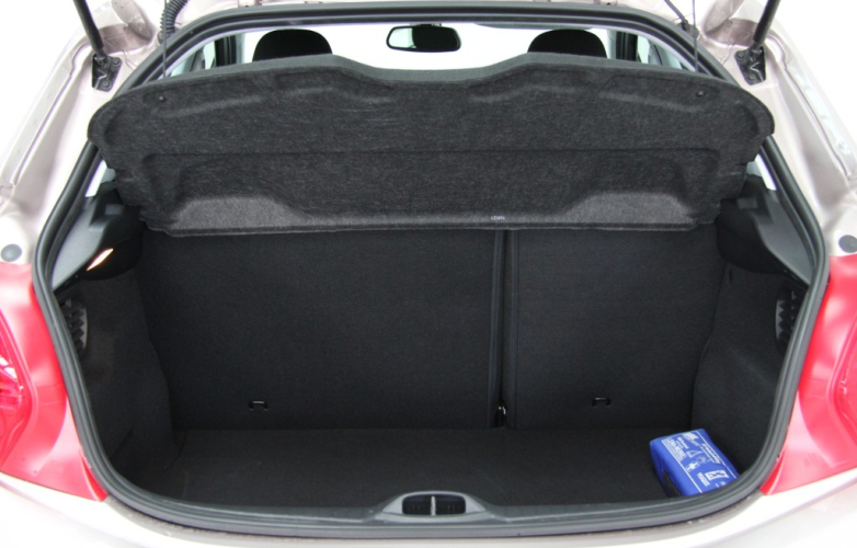 Peugeot 208 Active 1.2 60 kW Vti 5dr hatch 2012 | RiDC