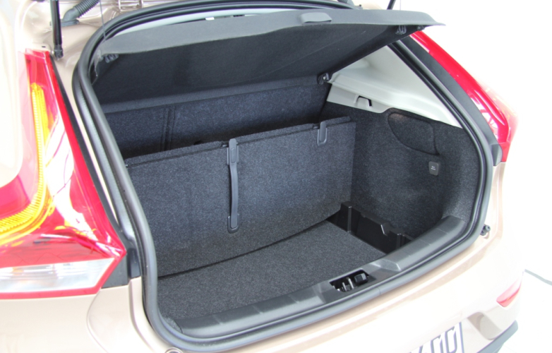 Volvo V40 T3 Momentum 1.6 110 5dr hatch 2012 | RiDC