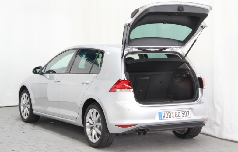 Volkswagen Golf 7 Blue Motion Technology 2.0TDI 110kW 5dr hatch 2012 | RiDC