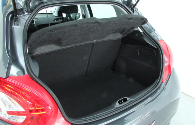 Peugeot 208 Active 68 VTi 5dr hatch 2012 | RiDC