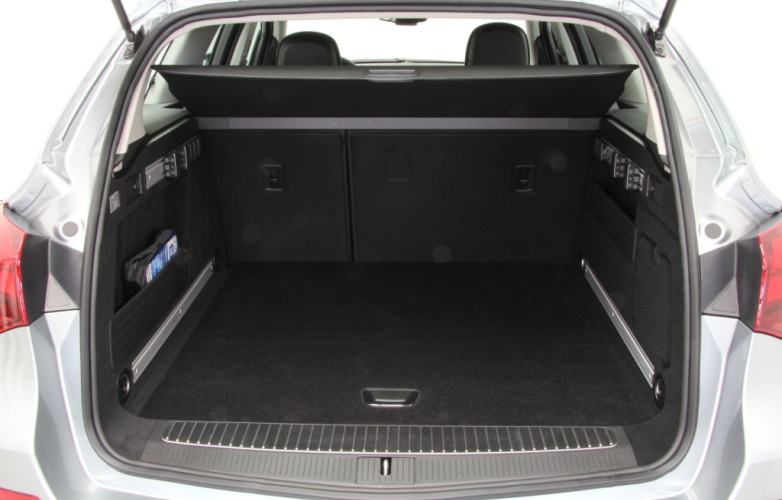 Vauxhall Astra Sports Tourer Innovation 1.7 CDTI 96kW 130 PS 5dr estate ...