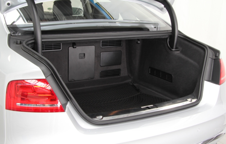 Audi A8 quattro 3.0 TDI clean diesel 184kW 4dr saloon 2013 | RiDC