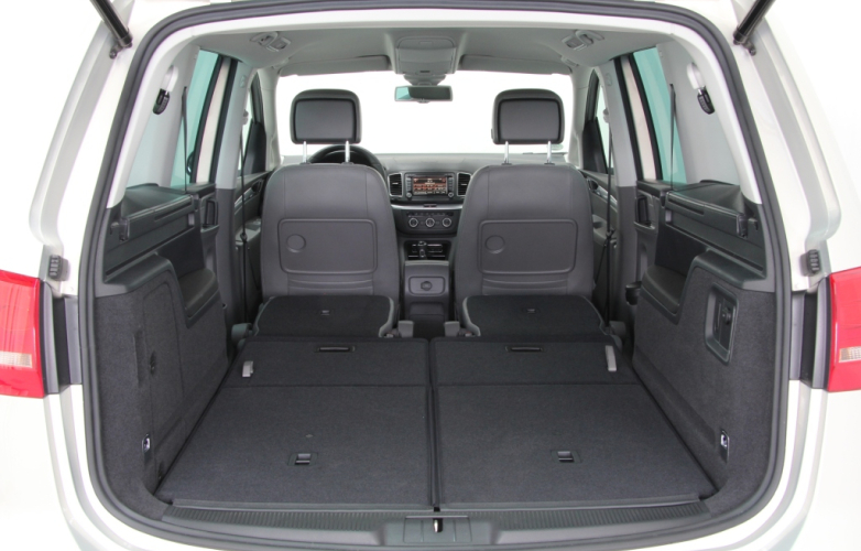 Volkswagen Sharan Highline 2.0 TDI BMT 130kW 177 PS 5dr MPV 2013 | RiDC