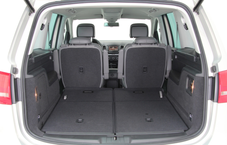 Volkswagen Sharan Highline 2.0 TDI BMT 130kW 177 PS 5dr MPV 2013 | RiDC