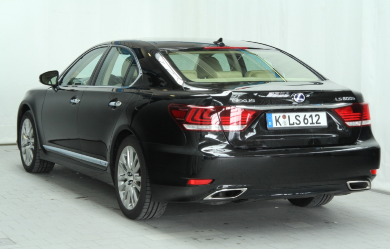 Lexus LS 600h Hybrid AWD 4dr saloon 2013 | RiDC