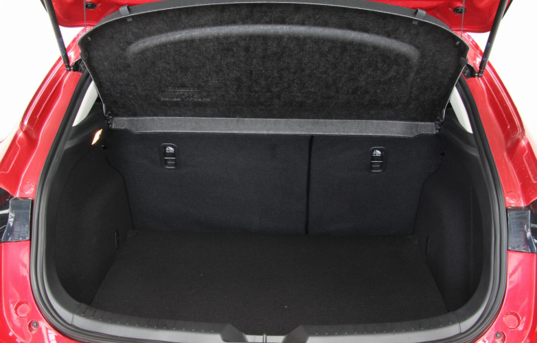 Mazda 3 SKYACTIV-G 120 Center-Line 5dr hatch 2014 | RiDC