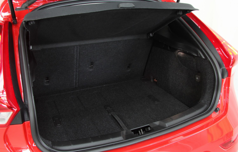 Volvo V40 T2 Kinetic 5dr hatch 2014 | RiDC