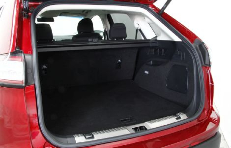 Edge 5dr saloon 2017 | RiDC