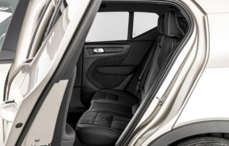 XC40 B3 5dr saloon 2023 | RiDC